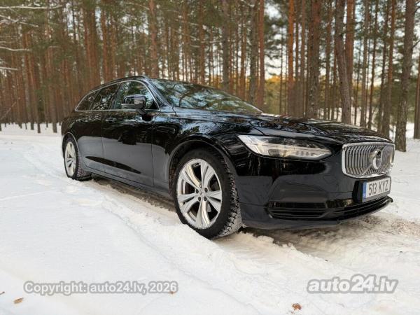 Black Volvo V90 2022 in Johvi, with an engine capacity of 2.00 L and mileage of 93 thousand km for 28500 €, photo 2 on AUTOMOTO.COM.LV