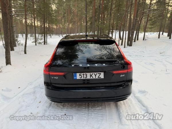 Black Volvo V90 2022 in Johvi, with an engine capacity of 2.00 L and mileage of 93 thousand km for 28500 €, photo 5 on AUTOMOTO.COM.LV