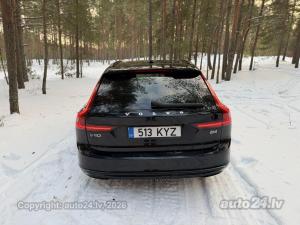 Black Volvo V90 2022 in Johvi, with an engine capacity of 2.00 L and mileage of 93 thousand km for 28500 €, photo 5 on AUTOMOTO.COM.LV