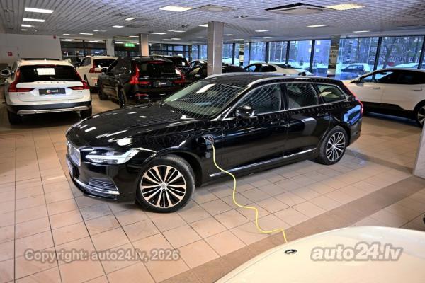 Melns Volvo V90 2022 Tallina, ar dzinēja tilpumu 2.00 L un nobraukumu 95 tūkst. km par 34880 €, foto 6 vietnē AUTOMOTO.COM.LV