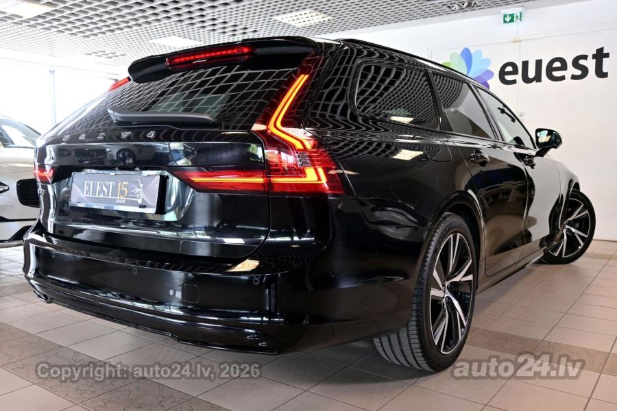 Melns Volvo V90 2022 Tallina, ar dzinēja tilpumu 2.00 L un nobraukumu 140 tūkst. km par 32990 €, foto 3 vietnē AUTOMOTO.COM.LV