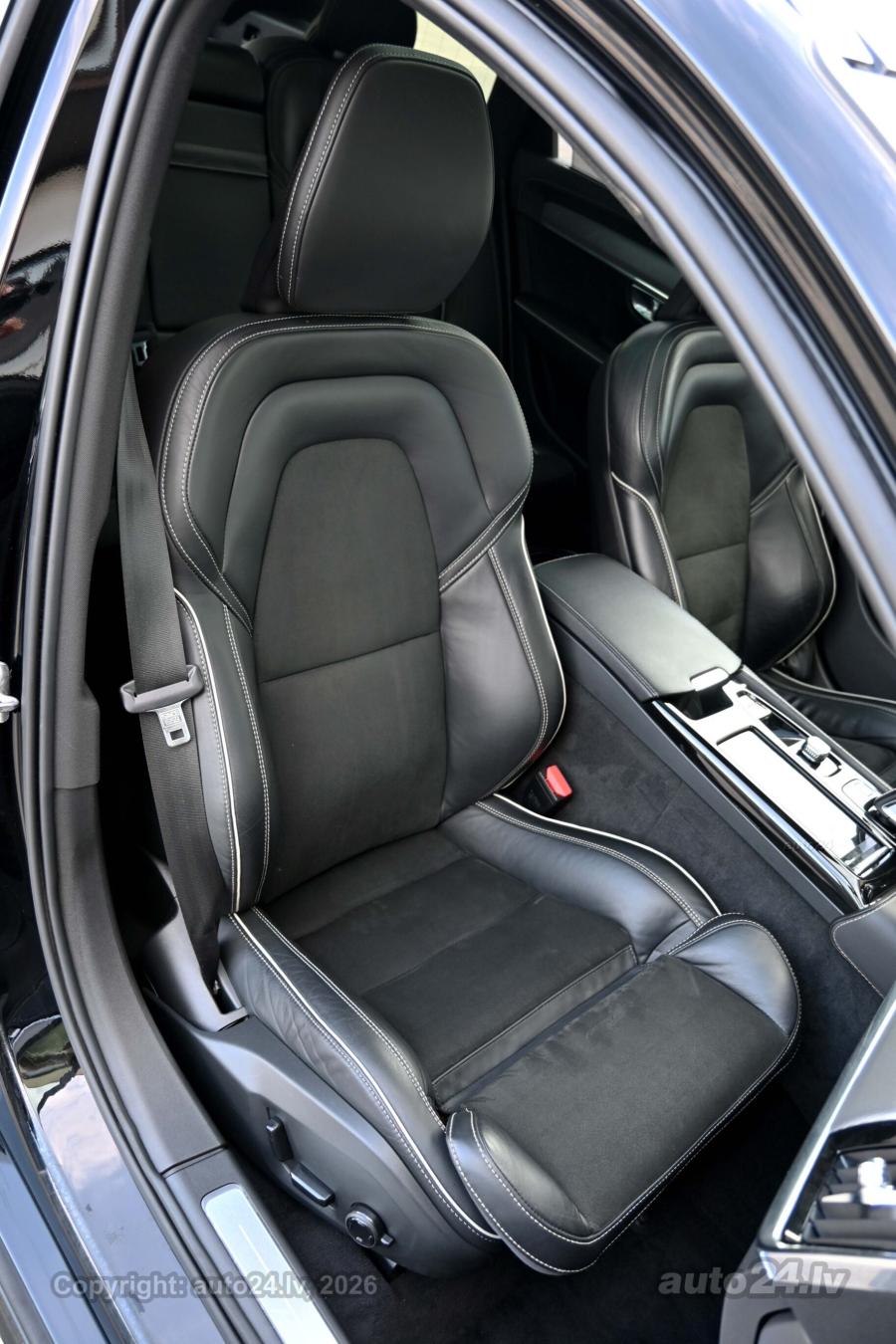 Melns Volvo V90 2022 Tallina, ar dzinēja tilpumu 2.00 L un nobraukumu 140 tūkst. km par 32990 €, foto 11 vietnē AUTOMOTO.COM.LV
