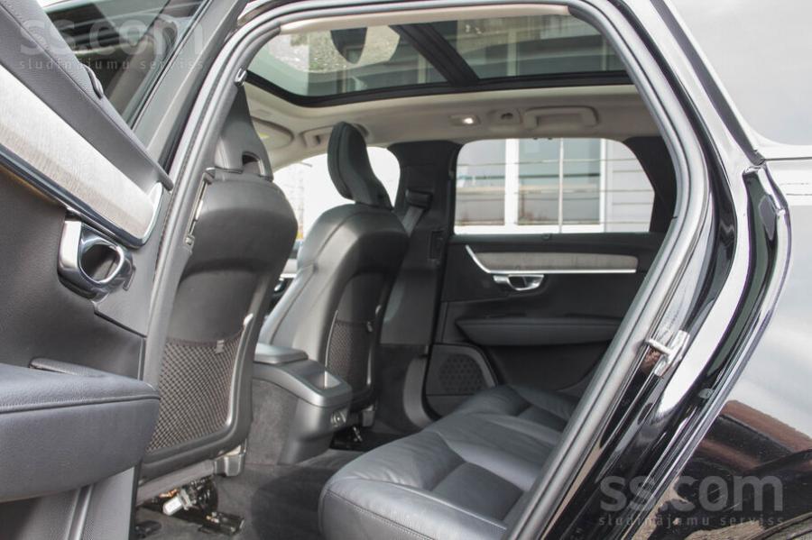 Melns Volvo V90 2022 Tukums, ar dzinēja tilpumu 2.00 L un nobraukumu 194 tūkst. km par 22800 €, foto 14 vietnē AUTOMOTO.COM.LV