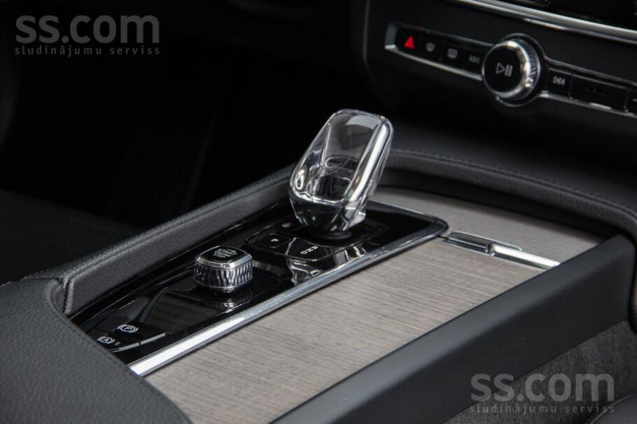 Melns Volvo V90 2022 Tukums, ar dzinēja tilpumu 2.00 L un nobraukumu 194 tūkst. km par 22800 €, foto 20 vietnē AUTOMOTO.COM.LV