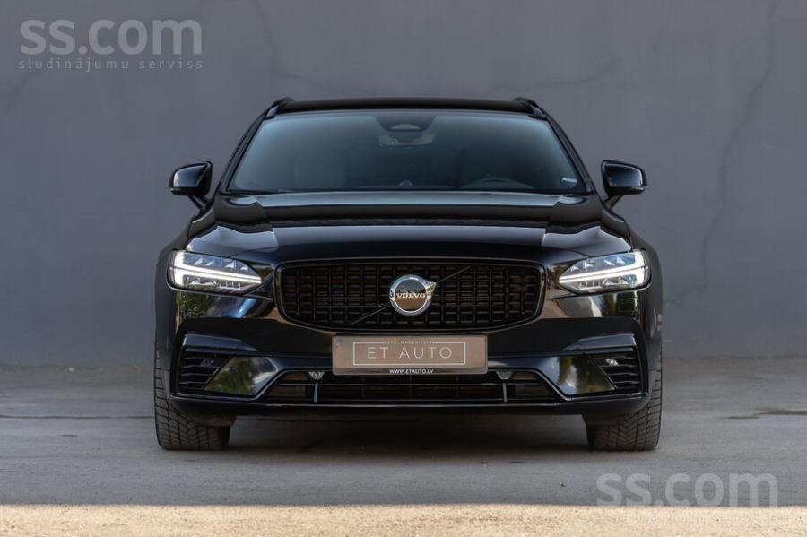 Melns Volvo V90 2022 Jelgava, ar dzinēja tilpumu 2.00 L un nobraukumu 205 tūkst. km par 23000 €, foto 3 vietnē AUTOMOTO.COM.LV