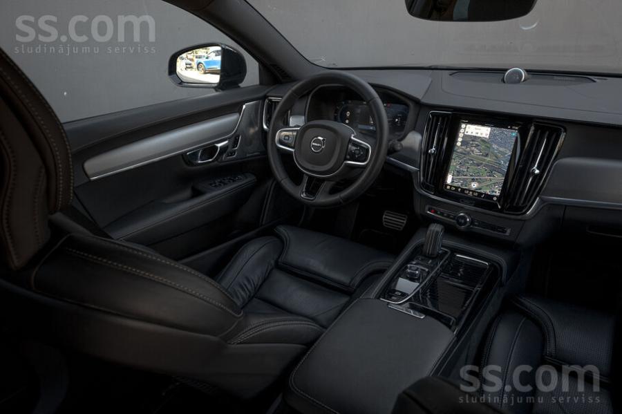Melns Volvo V90 2022 Jelgava, ar dzinēja tilpumu 2.00 L un nobraukumu 205 tūkst. km par 23000 €, foto 12 vietnē AUTOMOTO.COM.LV