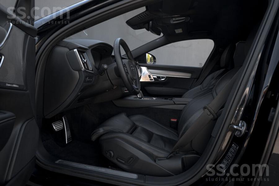 Melns Volvo V90 2022 Jelgava, ar dzinēja tilpumu 2.00 L un nobraukumu 205 tūkst. km par 23000 €, foto 31 vietnē AUTOMOTO.COM.LV