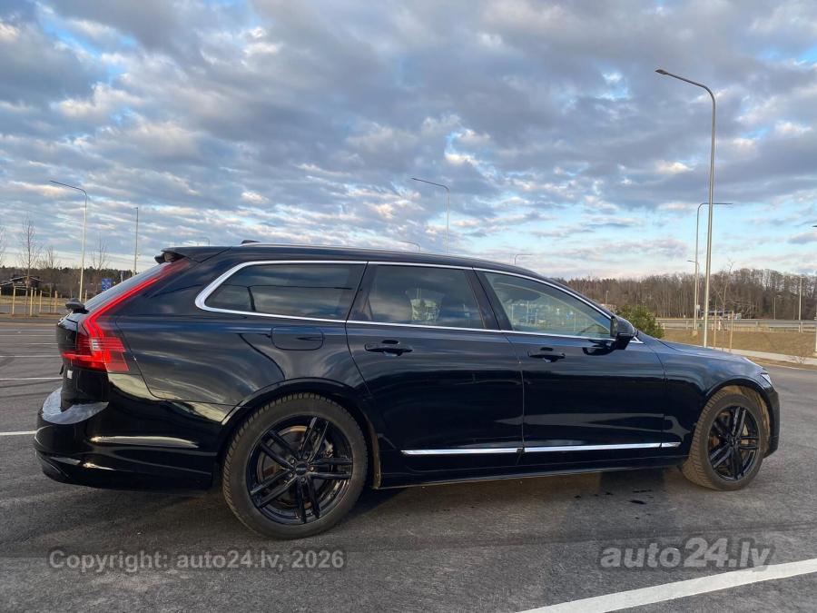 Melns Volvo V90 2022 Tallina, ar dzinēja tilpumu 2.00 L un nobraukumu 63 tūkst. km par 36580 €, foto 5 vietnē AUTOMOTO.COM.LV