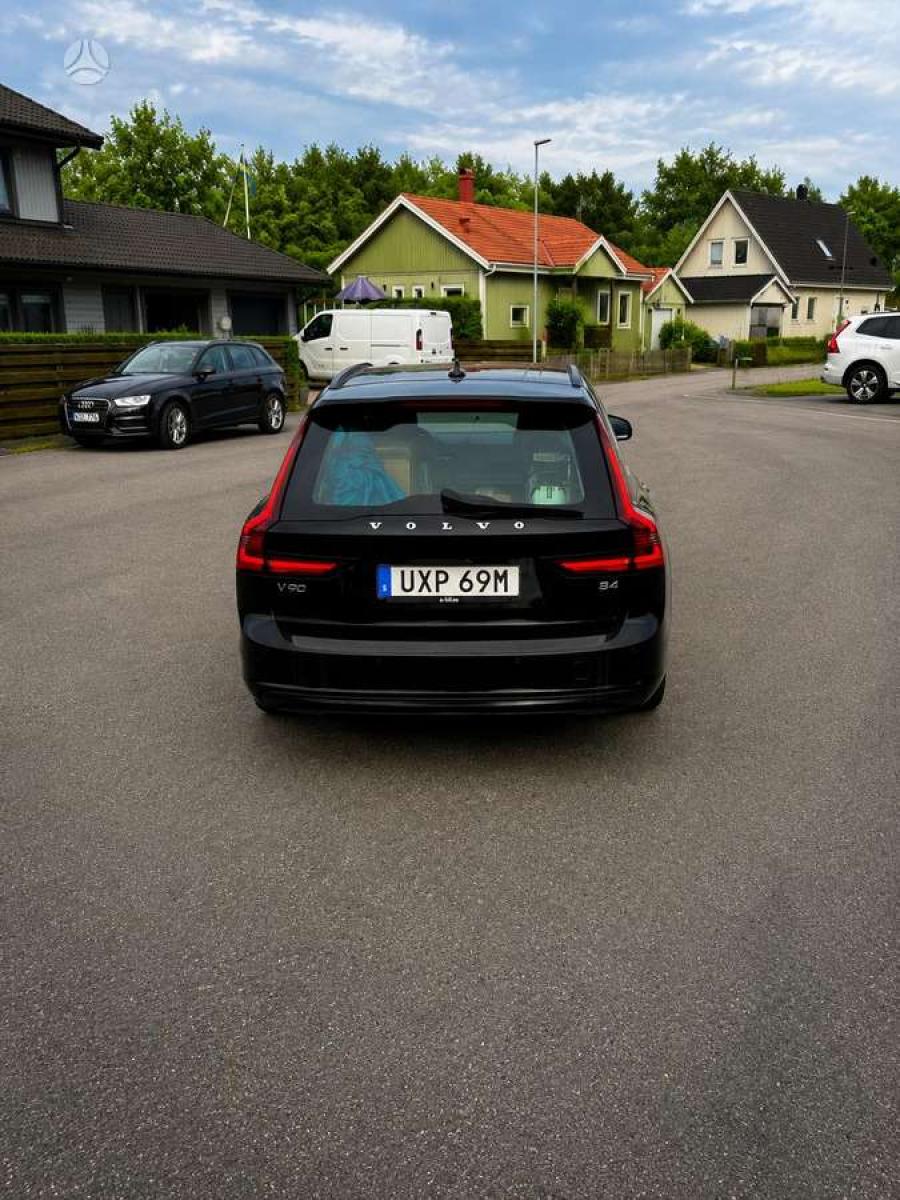 Melns Volvo V90 2022 Šauļi, ar dzinēja tilpumu 2.00 L un nobraukumu 504 tūkst. km par 11800 €, foto 5 vietnē AUTOMOTO.COM.LV