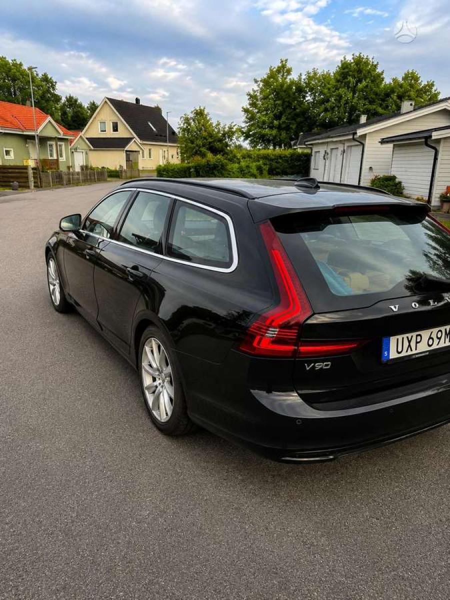 Melns Volvo V90 2022 Šauļi, ar dzinēja tilpumu 2.00 L un nobraukumu 504 tūkst. km par 11800 €, foto 7 vietnē AUTOMOTO.COM.LV