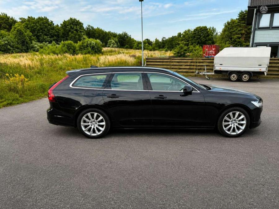 Melns Volvo V90 2022 Šauļi, ar dzinēja tilpumu 2.00 L un nobraukumu 504 tūkst. km par 11800 €, foto 9 vietnē AUTOMOTO.COM.LV