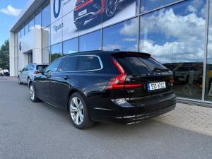 Melns Volvo V90 2022 Peetri, ar dzinēja tilpumu 2.00 L un nobraukumu 73 tūkst. km par 31100 €, foto 5 vietnē AUTOMOTO.COM.LV