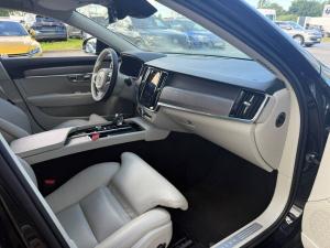 Melns Volvo V90 2022 Peetri, ar dzinēja tilpumu 2.00 L un nobraukumu 73 tūkst. km par 31100 €, foto 8 vietnē AUTOMOTO.COM.LV
