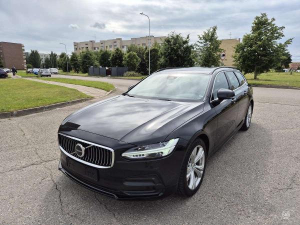 Black Volvo V90 2022 in Panevezys, with an engine capacity of 1.97 L and mileage of 423 thousand km for 12100 €, photo 1 on AUTOMOTO.COM.LV