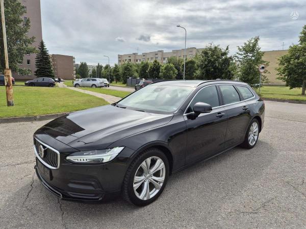 Black Volvo V90 2022 in Panevezys, with an engine capacity of 1.97 L and mileage of 423 thousand km for 12100 €, photo 2 on AUTOMOTO.COM.LV