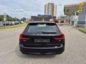 Black Volvo V90 2022 in Panevezys, with an engine capacity of 1.97 L and mileage of 423 thousand km for 12100 €, photo 5 on AUTOMOTO.COM.LV