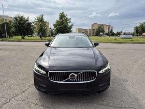 Black Volvo V90 2022 in Panevezys, with an engine capacity of 1.97 L and mileage of 423 thousand km for 12100 €, photo 8 on AUTOMOTO.COM.LV