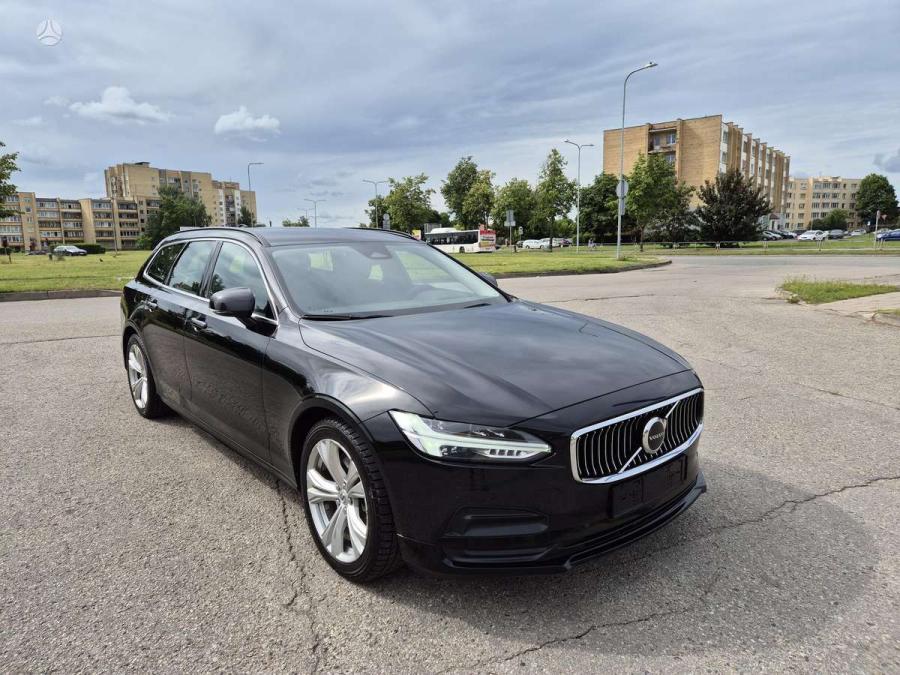 Black Volvo V90 2022 in Panevezys, with an engine capacity of 1.97 L and mileage of 423 thousand km for 12100 €, photo 9 on AUTOMOTO.COM.LV
