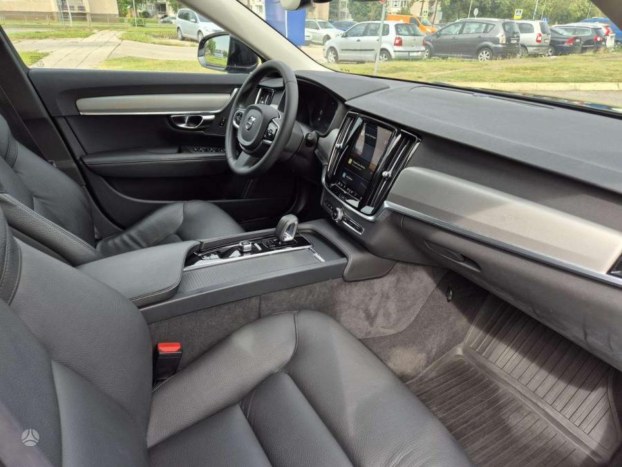 Black Volvo V90 2022 in Panevezys, with an engine capacity of 1.97 L and mileage of 423 thousand km for 12100 €, photo 13 on AUTOMOTO.COM.LV