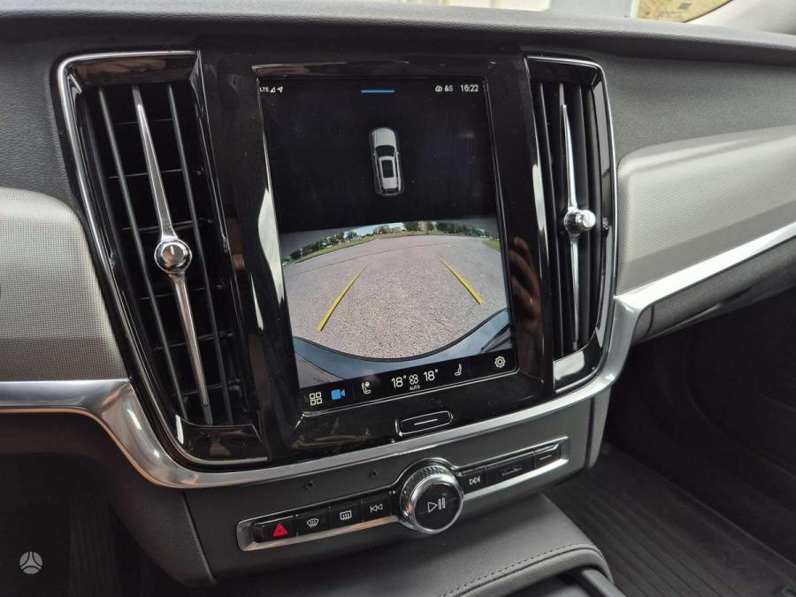 Black Volvo V90 2022 in Panevezys, with an engine capacity of 1.97 L and mileage of 423 thousand km for 12100 €, photo 18 on AUTOMOTO.COM.LV