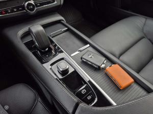 Black Volvo V90 2022 in Panevezys, with an engine capacity of 1.97 L and mileage of 423 thousand km for 12100 €, photo 19 on AUTOMOTO.COM.LV