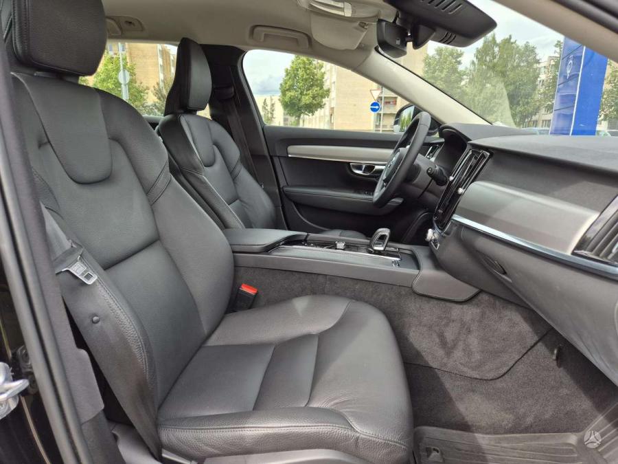 Black Volvo V90 2022 in Panevezys, with an engine capacity of 1.97 L and mileage of 423 thousand km for 12100 €, photo 21 on AUTOMOTO.COM.LV