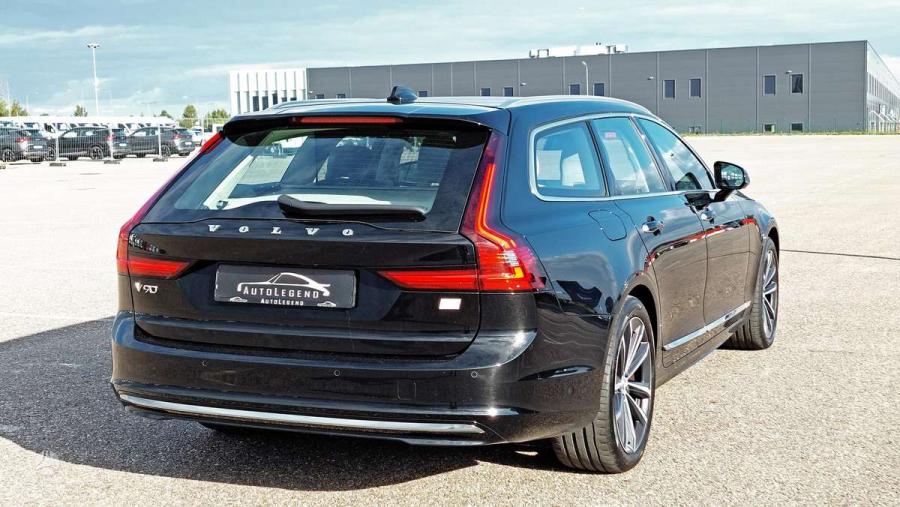 Melns Volvo V90 2022 Viļņa, ar dzinēja tilpumu 1.97 L un nobraukumu 243 tūkst. km par 19100 €, foto 5 vietnē AUTOMOTO.COM.LV