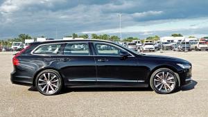 Melns Volvo V90 2022 Viļņa, ar dzinēja tilpumu 1.97 L un nobraukumu 243 tūkst. km par 19100 €, foto 9 vietnē AUTOMOTO.COM.LV