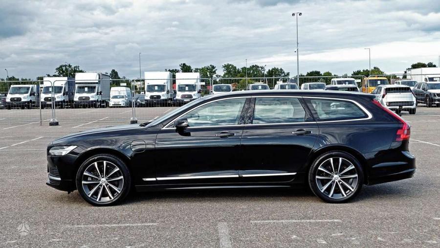Melns Volvo V90 2022 Viļņa, ar dzinēja tilpumu 1.97 L un nobraukumu 243 tūkst. km par 19100 €, foto 10 vietnē AUTOMOTO.COM.LV