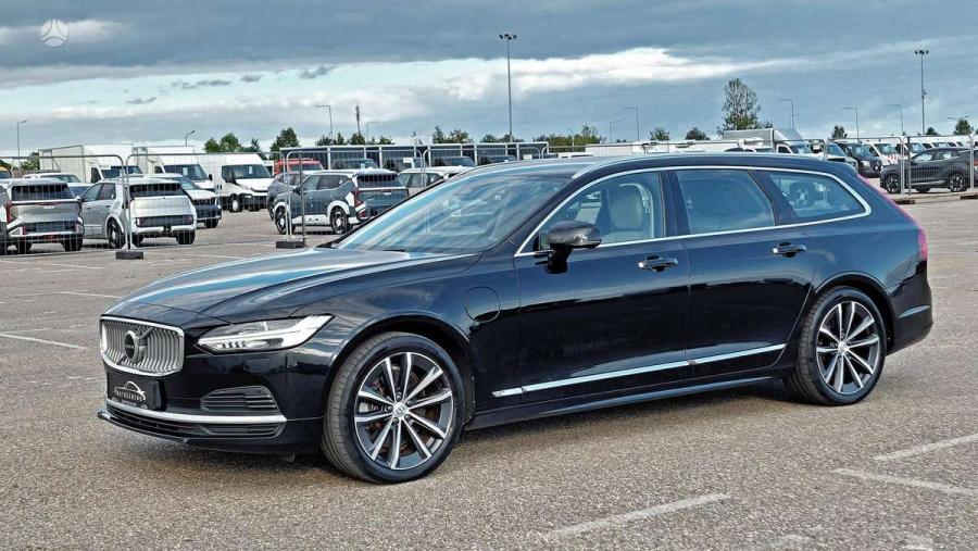 Melns Volvo V90 2022 Viļņa, ar dzinēja tilpumu 1.97 L un nobraukumu 243 tūkst. km par 19100 €, foto 12 vietnē AUTOMOTO.COM.LV