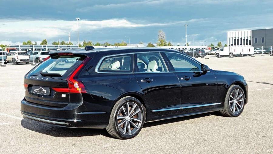 Melns Volvo V90 2022 Viļņa, ar dzinēja tilpumu 1.97 L un nobraukumu 243 tūkst. km par 19100 €, foto 13 vietnē AUTOMOTO.COM.LV