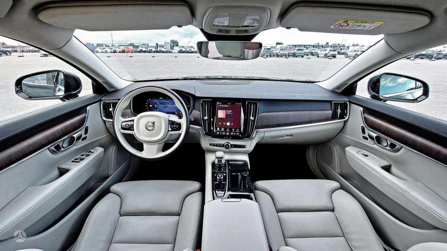 Melns Volvo V90 2022 Viļņa, ar dzinēja tilpumu 1.97 L un nobraukumu 243 tūkst. km par 19100 €, foto 15 vietnē AUTOMOTO.COM.LV