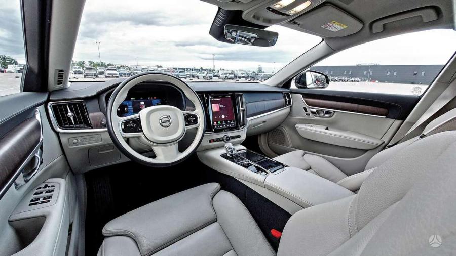Melns Volvo V90 2022 Viļņa, ar dzinēja tilpumu 1.97 L un nobraukumu 243 tūkst. km par 19100 €, foto 19 vietnē AUTOMOTO.COM.LV