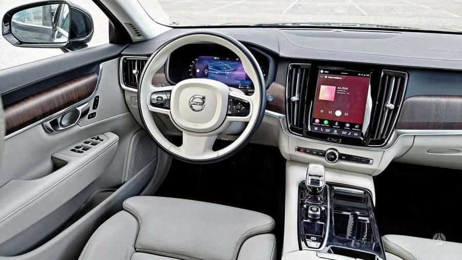 Melns Volvo V90 2022 Viļņa, ar dzinēja tilpumu 1.97 L un nobraukumu 243 tūkst. km par 19100 €, foto 31 vietnē AUTOMOTO.COM.LV