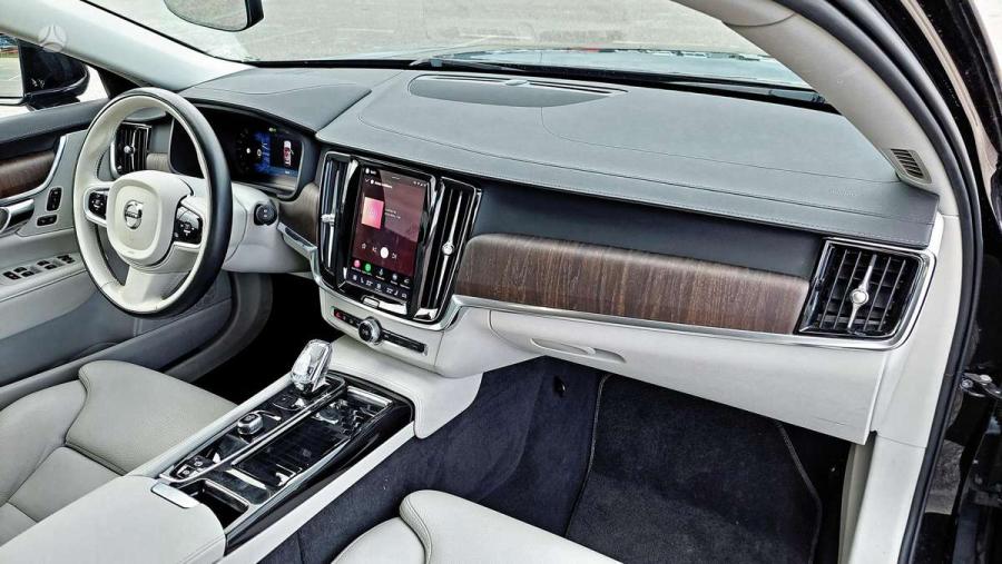 Melns Volvo V90 2022 Viļņa, ar dzinēja tilpumu 1.97 L un nobraukumu 243 tūkst. km par 19100 €, foto 32 vietnē AUTOMOTO.COM.LV