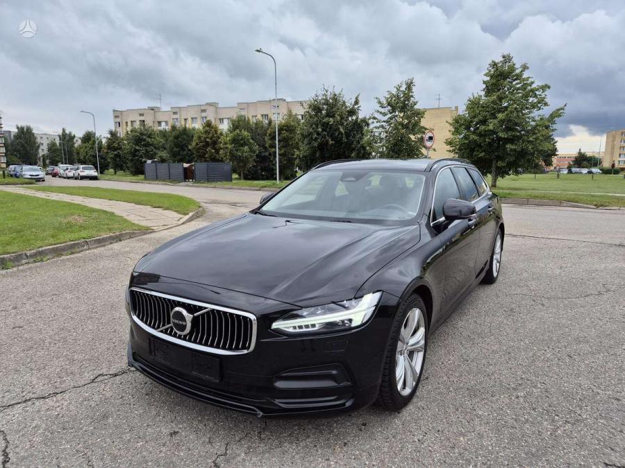 Black Volvo V90 2022 in Panevezys, with an engine capacity of 1.97 L and mileage of 474 thousand km for 11600 €, photo 1 on AUTOMOTO.COM.LV