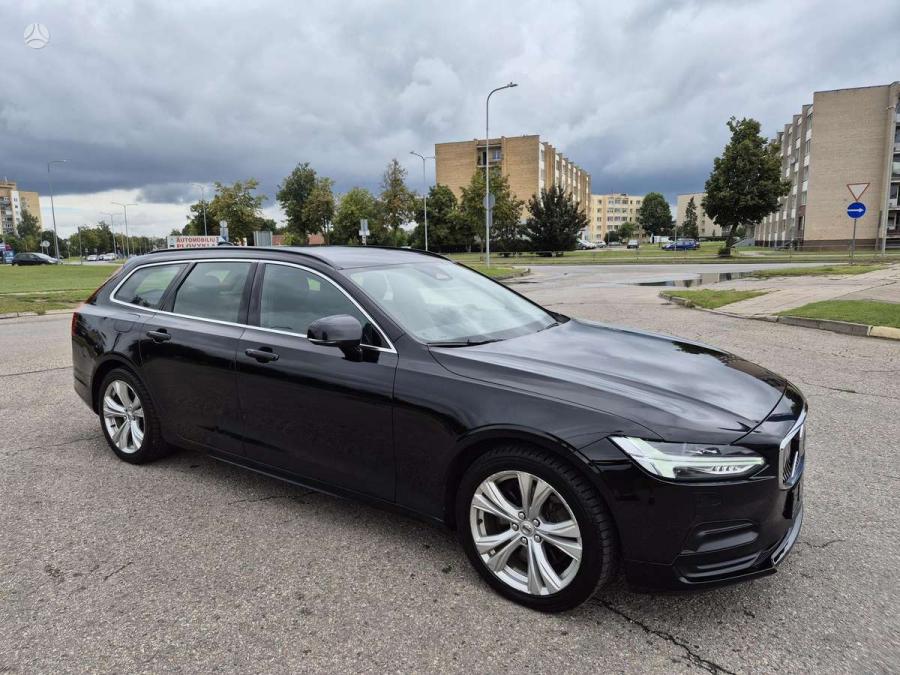 Black Volvo V90 2022 in Panevezys, with an engine capacity of 1.97 L and mileage of 474 thousand km for 11600 €, photo 7 on AUTOMOTO.COM.LV