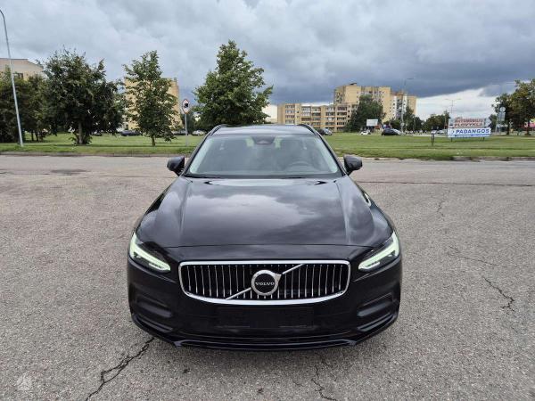 Volvo V90 2022 in Panevezys on AUTOMOTO.COM.LV Black Volvo V90 2022 in Panevezys, with an engine capacity of 1.97 L and mileage of 474 thousand km for 11600 €, photo 8 on AUTOMOTO.COM.LV