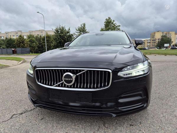 Volvo V90 2022 in Panevezys on AUTOMOTO.COM.LV Black Volvo V90 2022 in Panevezys, with an engine capacity of 1.97 L and mileage of 474 thousand km for 11600 €, photo 10 on AUTOMOTO.COM.LV