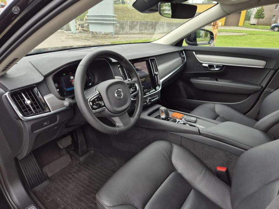 Black Volvo V90 2022 in Panevezys, with an engine capacity of 1.97 L and mileage of 474 thousand km for 11600 €, photo 12 on AUTOMOTO.COM.LV