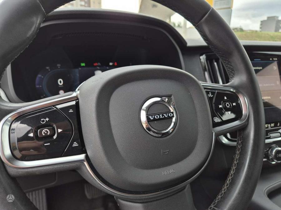 Black Volvo V90 2022 in Panevezys, with an engine capacity of 1.97 L and mileage of 474 thousand km for 11600 €, photo 15 on AUTOMOTO.COM.LV