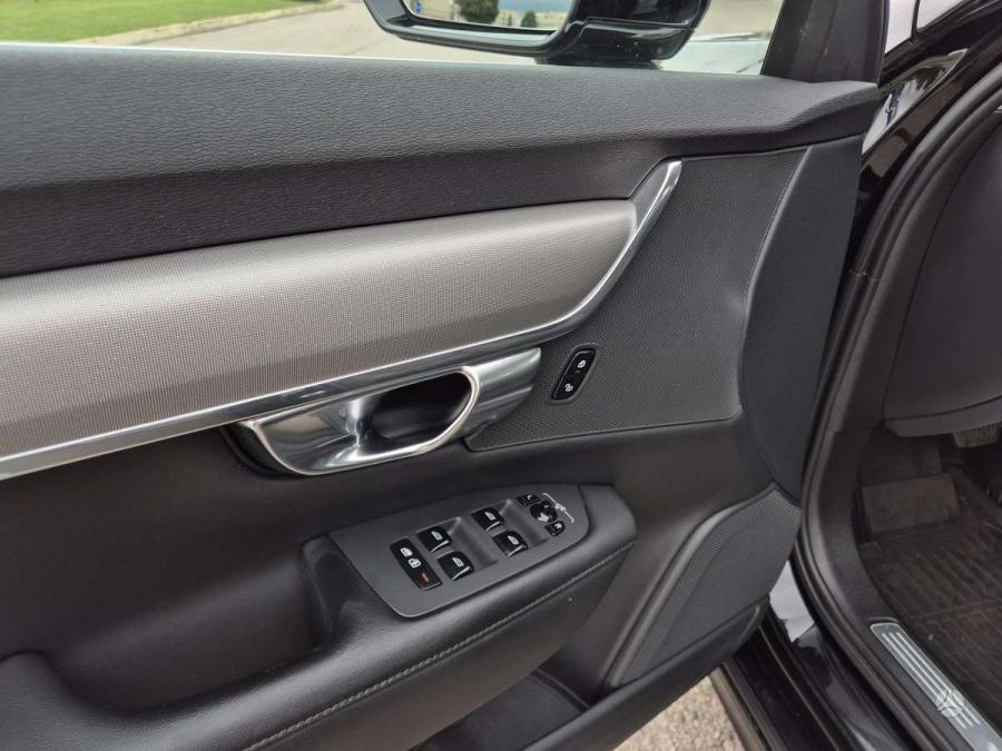 Black Volvo V90 2022 in Panevezys, with an engine capacity of 1.97 L and mileage of 474 thousand km for 11600 €, photo 22 on AUTOMOTO.COM.LV