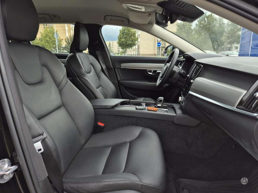 Black Volvo V90 2022 in Panevezys, with an engine capacity of 1.97 L and mileage of 474 thousand km for 11600 €, photo 24 on AUTOMOTO.COM.LV