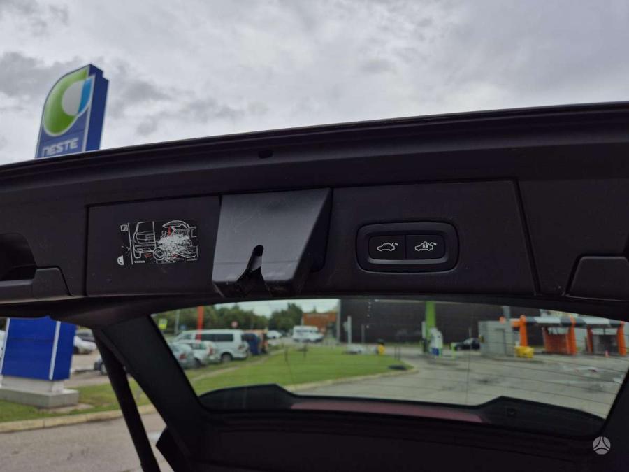 Black Volvo V90 2022 in Panevezys, with an engine capacity of 1.97 L and mileage of 474 thousand km for 11600 €, photo 27 on AUTOMOTO.COM.LV