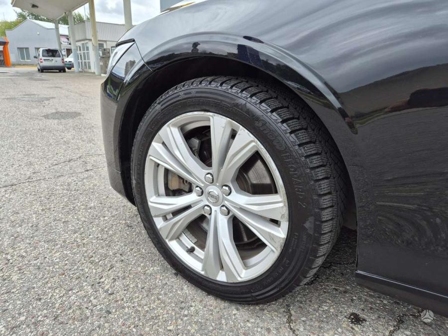 Black Volvo V90 2022 in Panevezys, with an engine capacity of 1.97 L and mileage of 474 thousand km for 11600 €, photo 31 on AUTOMOTO.COM.LV
