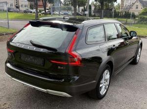 Black Volvo V90 2022 in Raseiniai, with an engine capacity of 1.97 L and mileage of 146 thousand km for 15900 €, photo 14 on AUTOMOTO.COM.LV