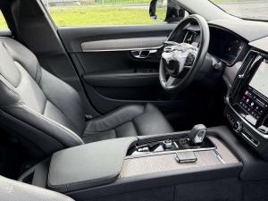 Black Volvo V90 2022 in Raseiniai, with an engine capacity of 1.97 L and mileage of 146 thousand km for 15900 €, photo 24 on AUTOMOTO.COM.LV