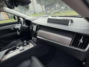 Black Volvo V90 2022 in Raseiniai, with an engine capacity of 1.97 L and mileage of 146 thousand km for 15900 €, photo 25 on AUTOMOTO.COM.LV