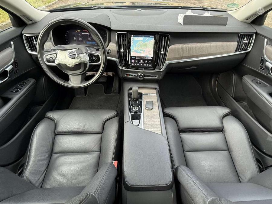 Black Volvo V90 2022 in Raseiniai, with an engine capacity of 1.97 L and mileage of 146 thousand km for 15900 €, photo 30 on AUTOMOTO.COM.LV