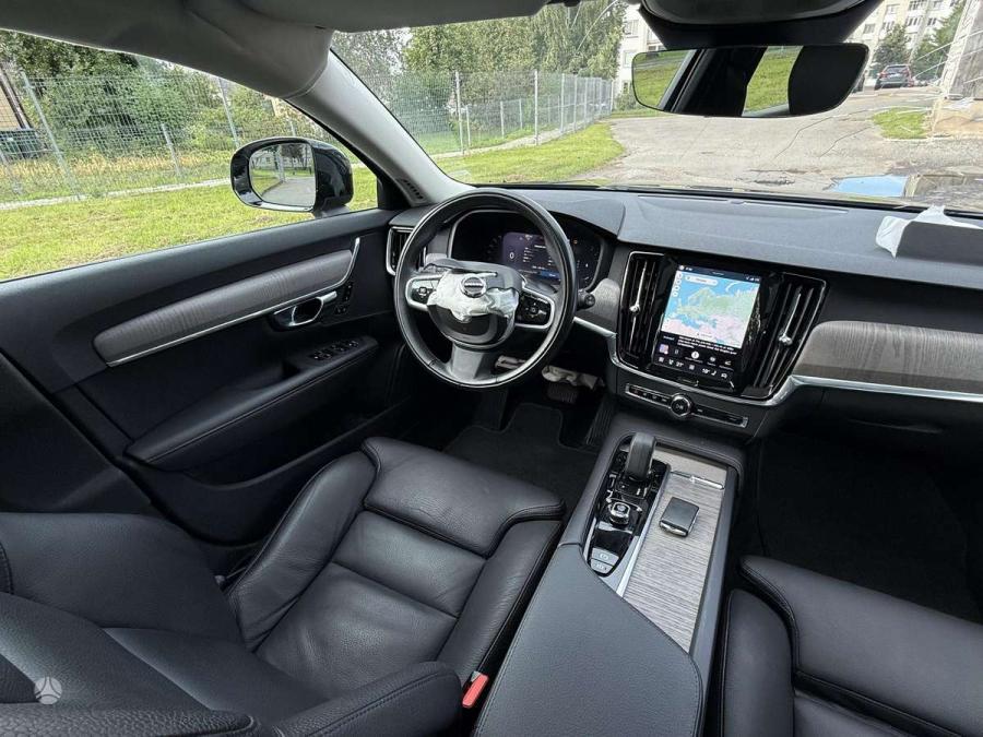 Black Volvo V90 2022 in Raseiniai, with an engine capacity of 1.97 L and mileage of 146 thousand km for 15900 €, photo 32 on AUTOMOTO.COM.LV